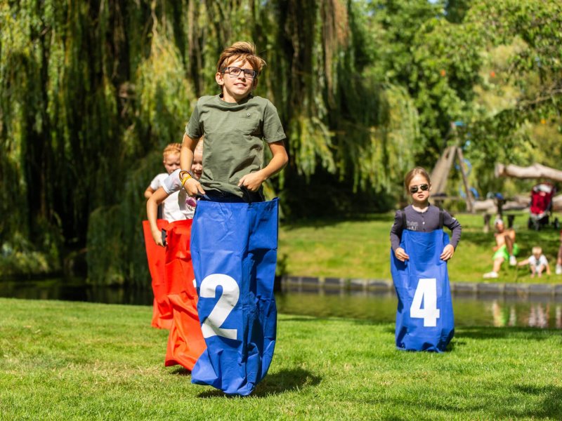 Jumping bags | Outdoor play
